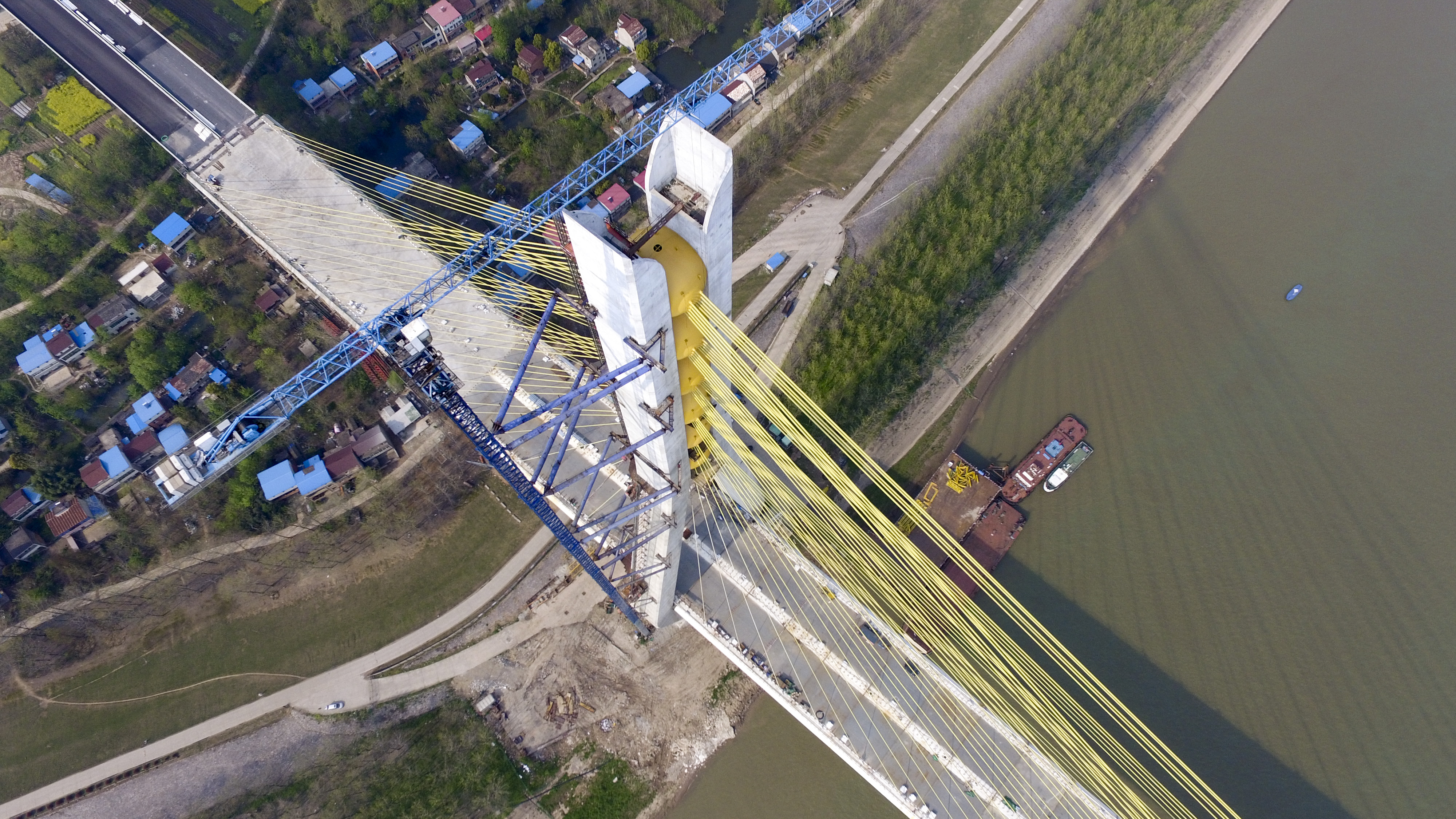Chizhou Yangtze River Bridge | White Cast-In-Situ Concrete | White Hub