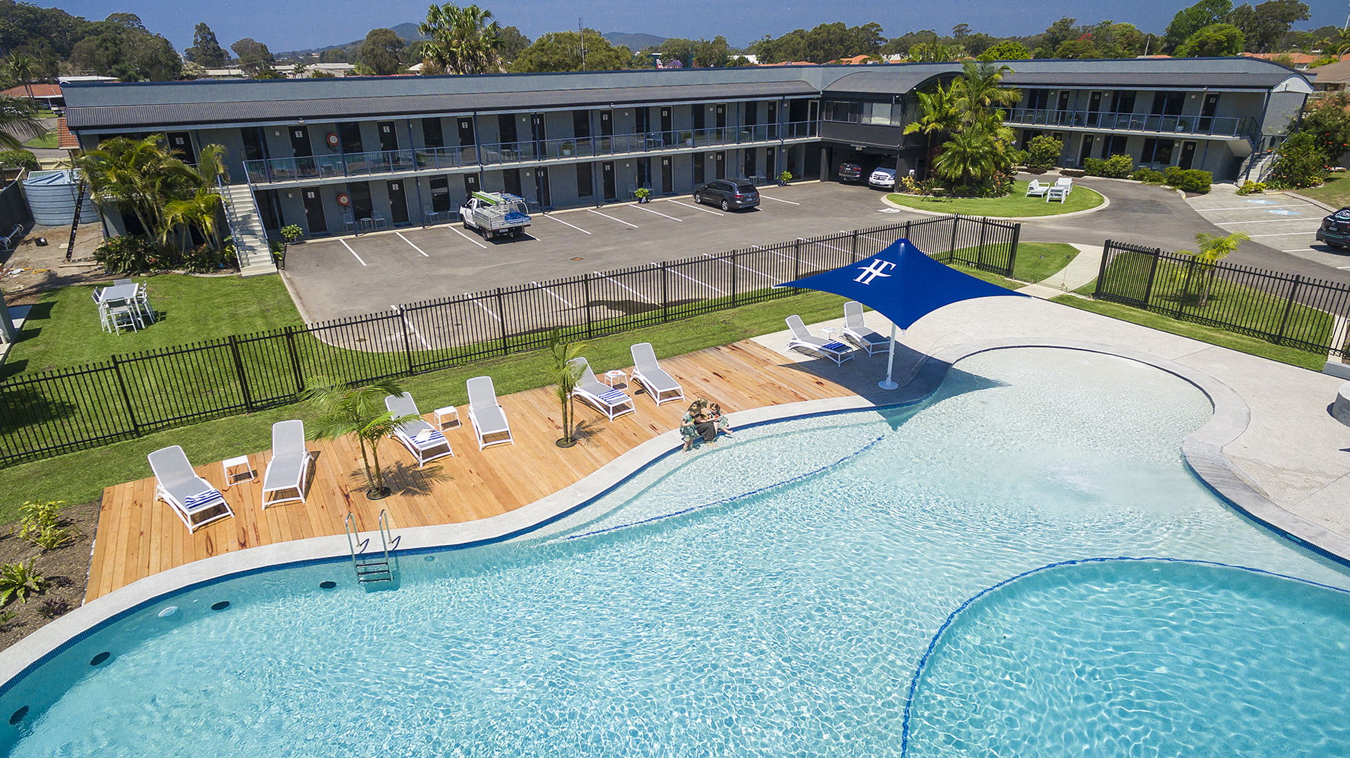 Interview: Blue Glass Pebble | Swimming Pool Finishes Premixed Products ...